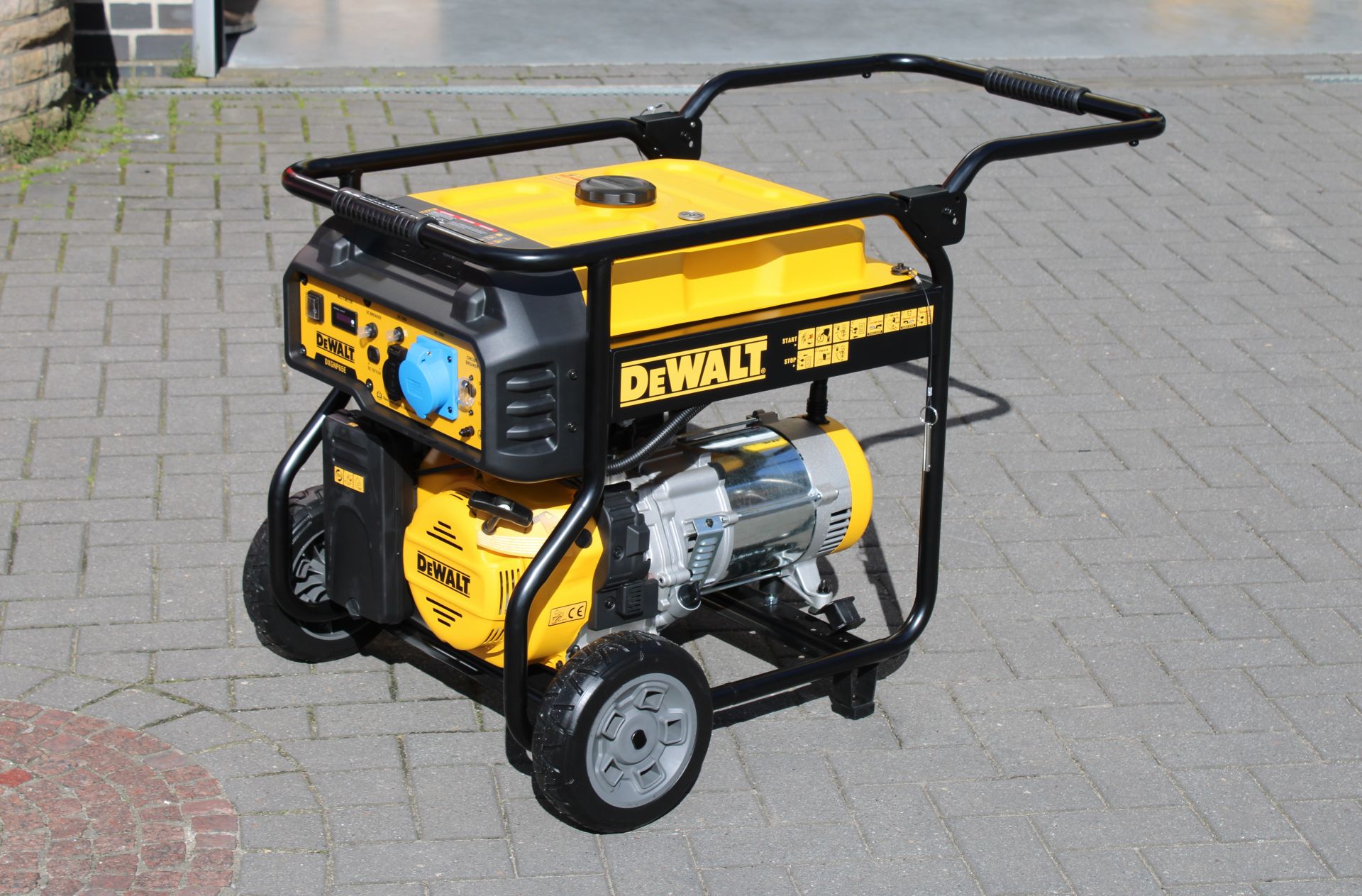 DeWalt Stromerzeuger | 6,5 kW Benziner | DXGNP65E Stromaggregat | Top Stromerzeuger